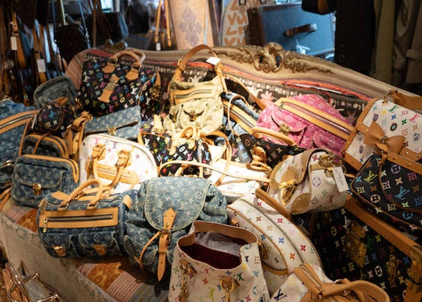 Amore Vintage Tokyo, Omotesando: Vintage Shopping Secrets! | LIVE JAPAN ...