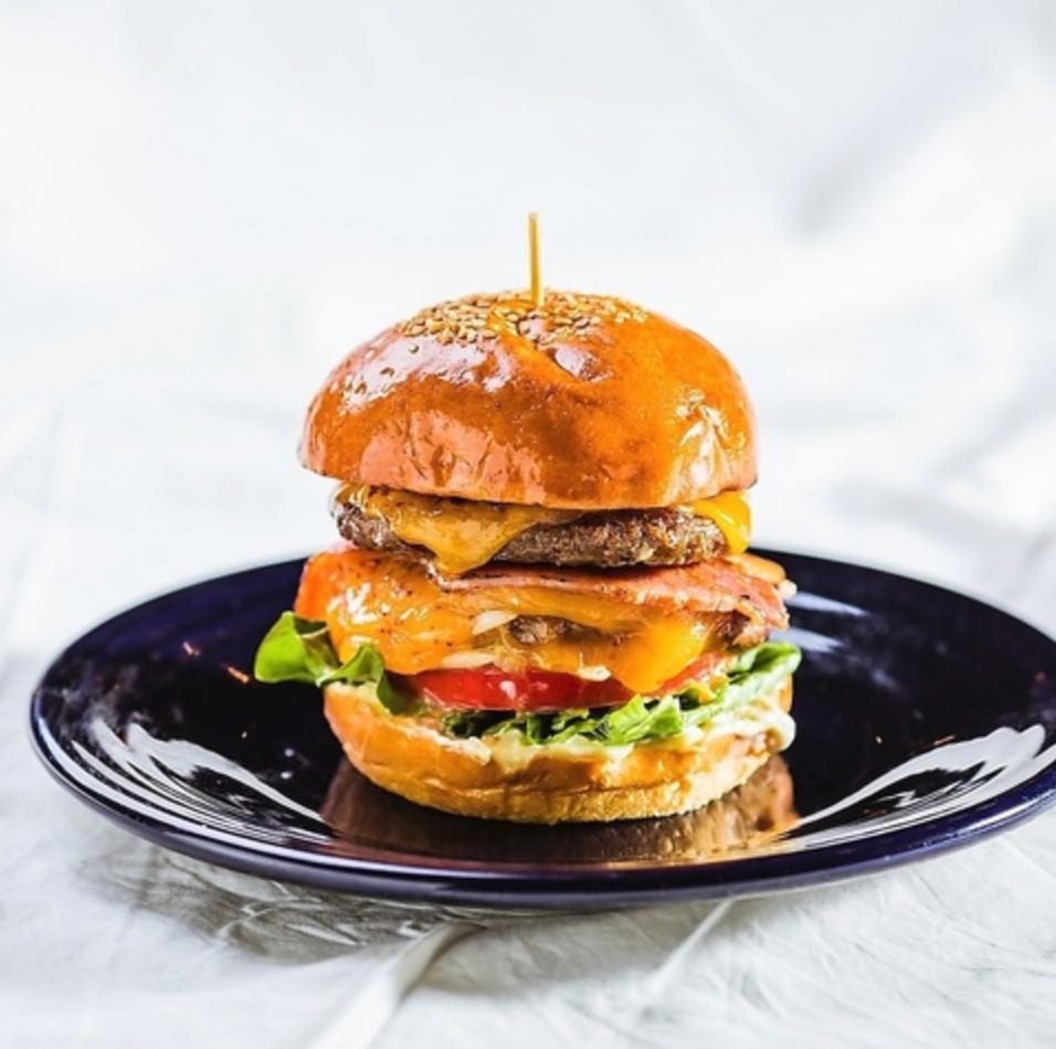 HIGHMEAL 磐田店 Scrum with BlueRevs メニュー：ハンバーガー - 楽天ぐるなび